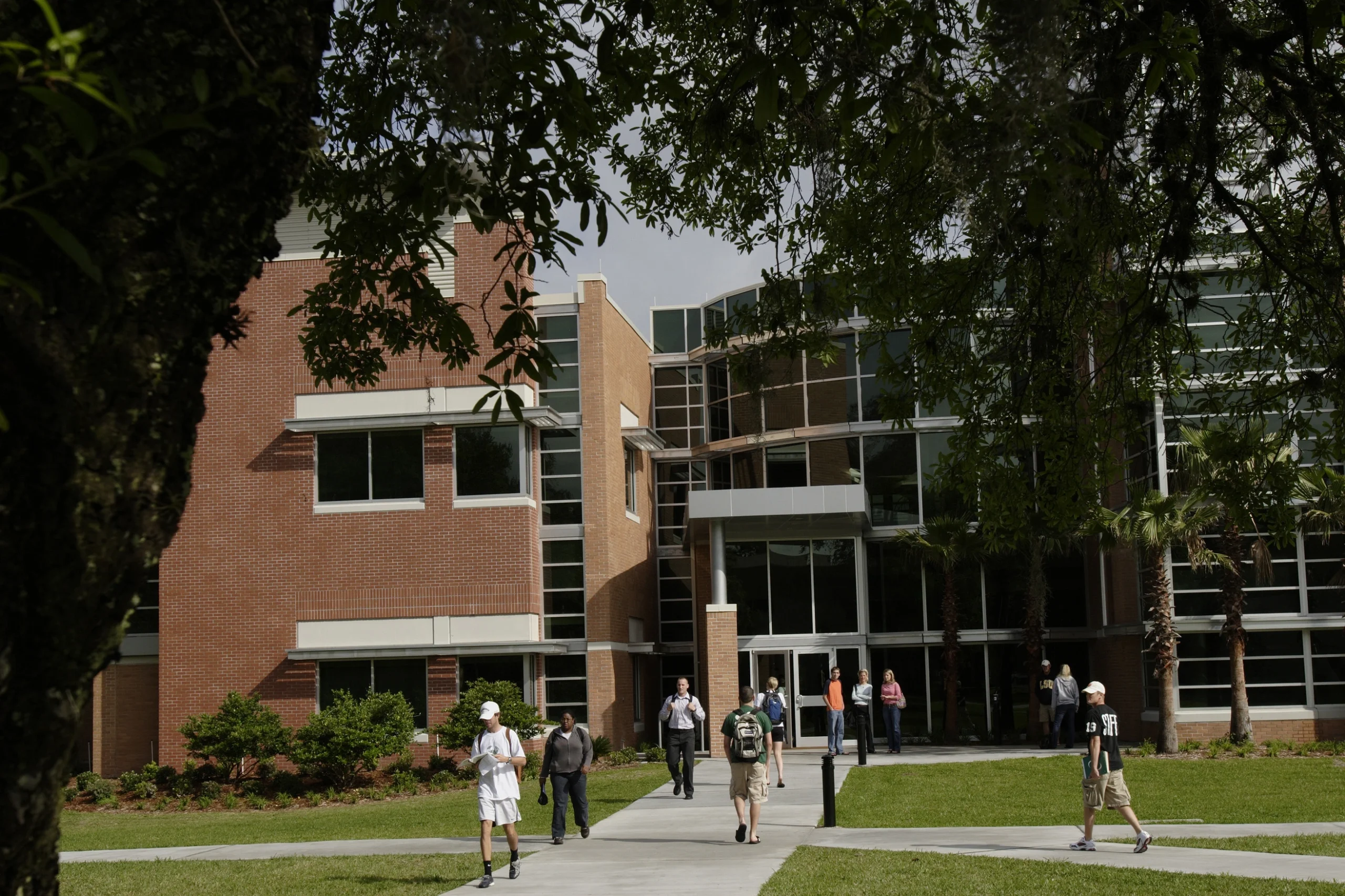 Differences Between 2-Year and 4-Year Universities - Keystone Sports